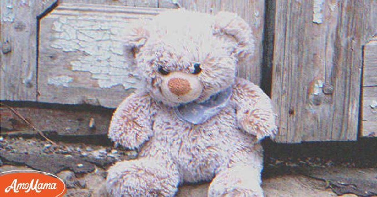 Mädchen gibt stummem Jungen Teddy, 20 Jahre später findet sie dasselbe ...