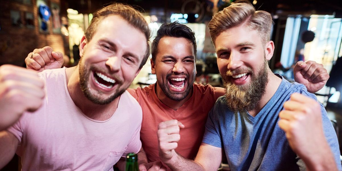 Lachend durchs Leben: 10 Witze über Freunde