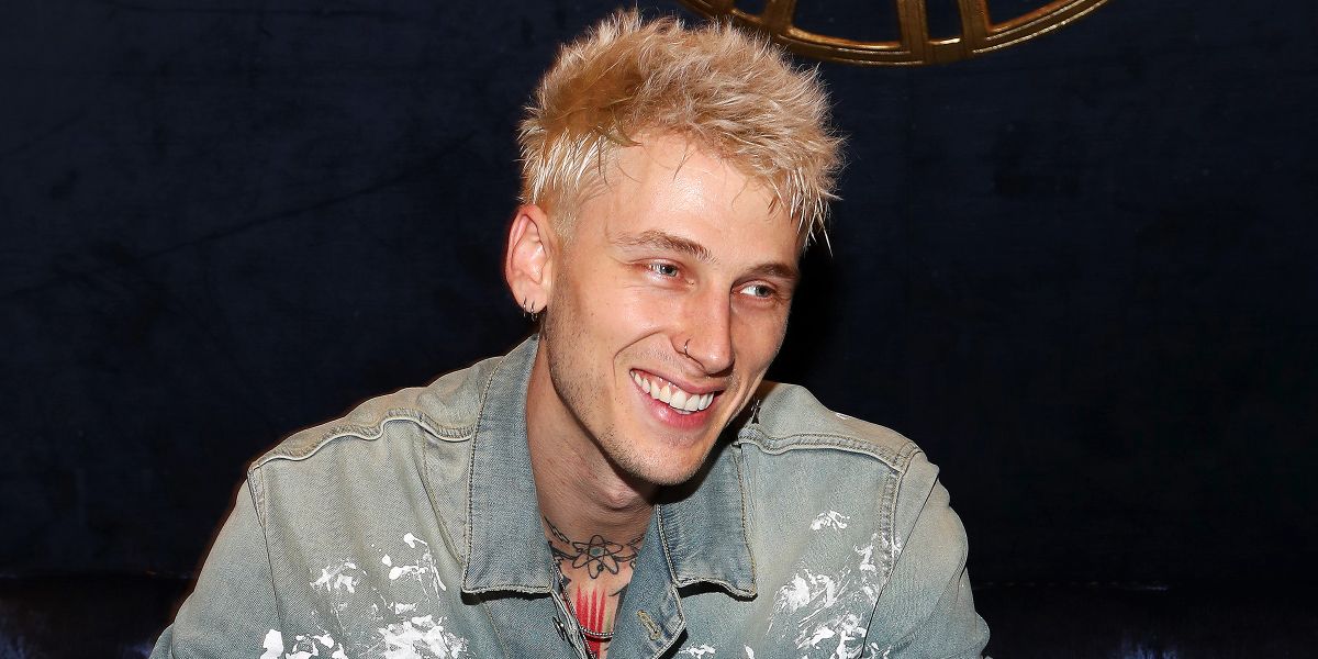 Machine Gun Kelly gewinnt den People's Choice Country Award und erhält ...
