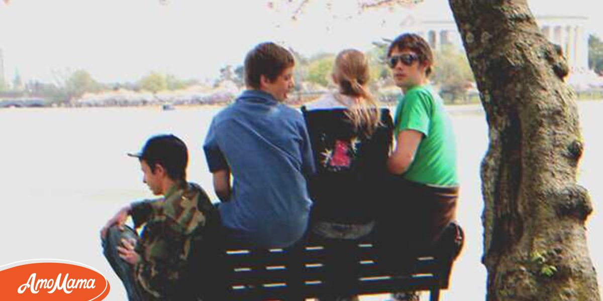 Junge verspottet seine 62-jährige Mutter vor Freunden, am nächsten Tag ...