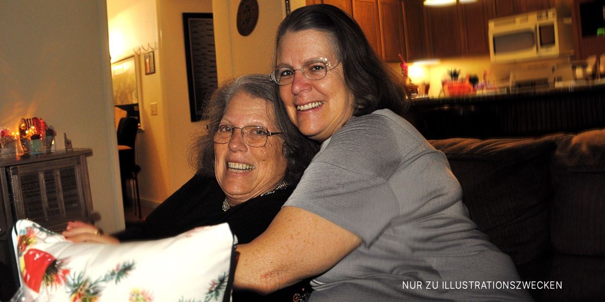 Meine Mutter freundete sich plötzlich mit meiner Stiefmutter an - ich war schockiert, als ich ...